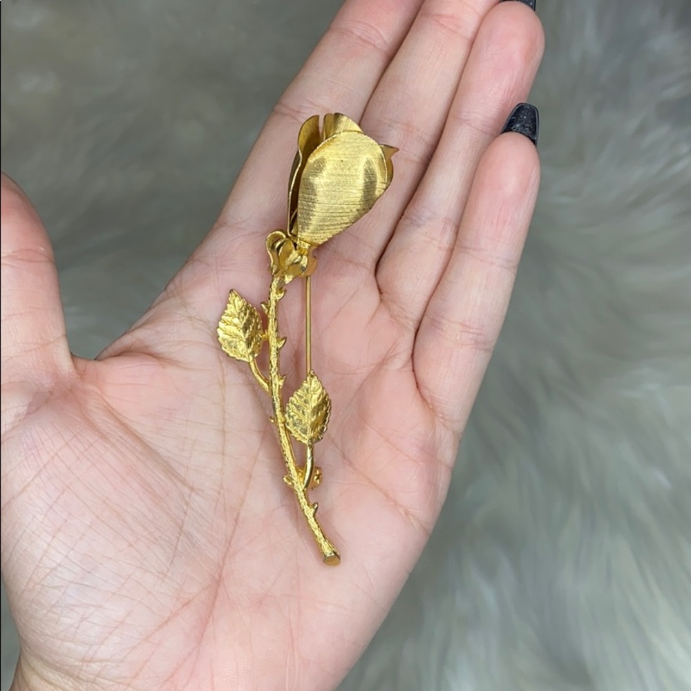 Vintage Gold Tone Rosebud And Thorns Brooch - Gem